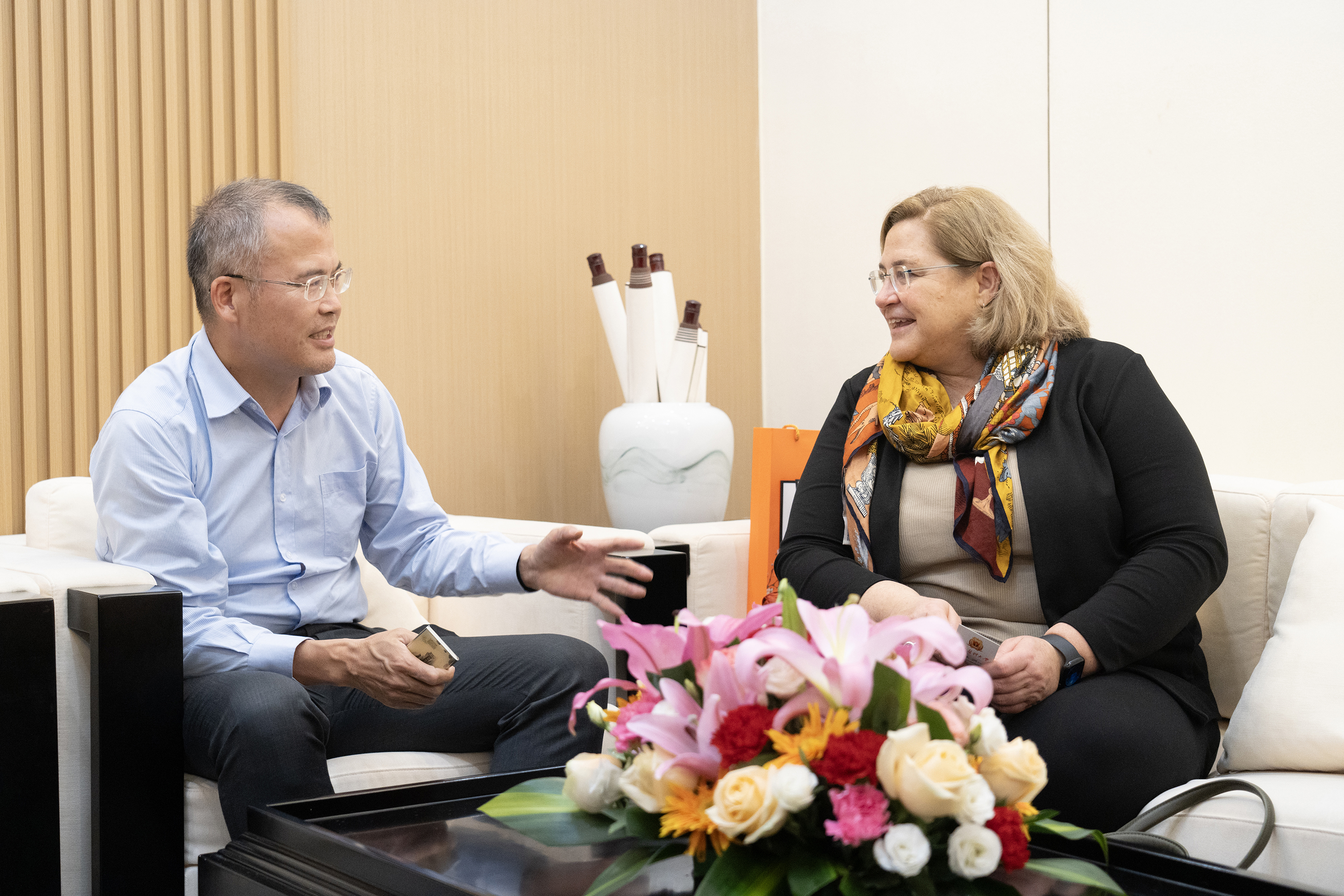 南方医科大学全球健康研究院参加WHO全球项目主任Meg Doherty访校会谈__广东省皮肤病医院官方网站